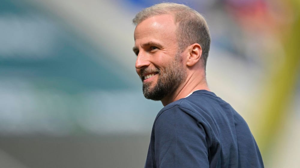 Hoeneß beerbt Labbadia beim VfB - Vertrag bis 2025 - kicker