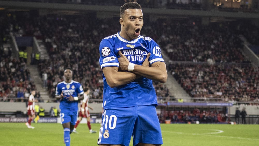 Aller guten Dinge sind vier: Mbappé zieht mit Idol Cristiano Ronaldo ...