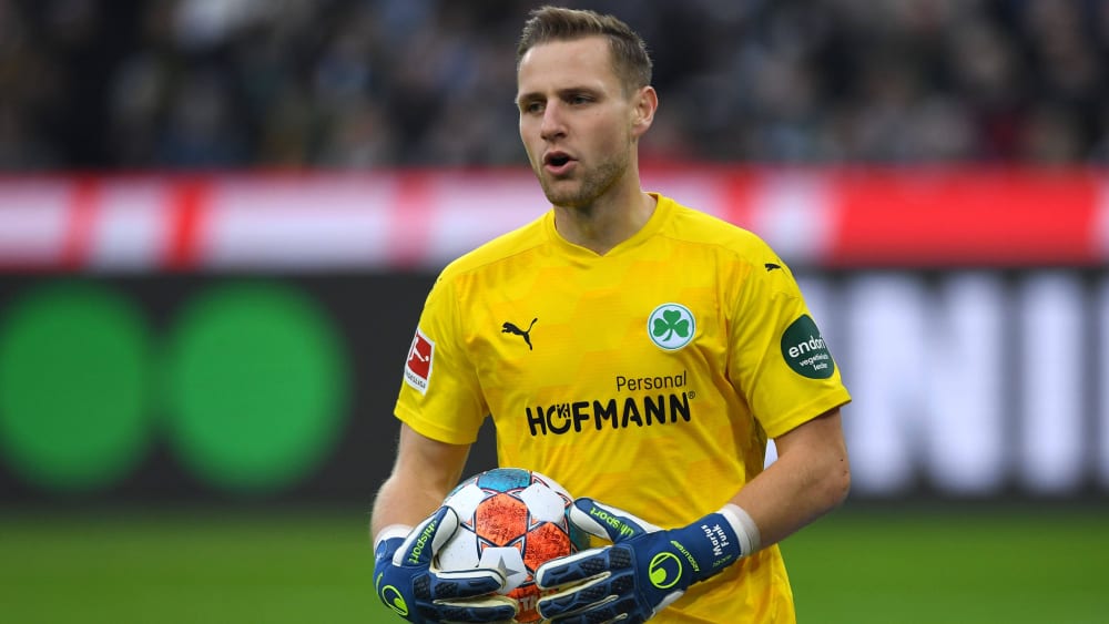 Schwere Knieverletzung: Fürths Keeper Funk fällt ein halbes Jahr aus ...