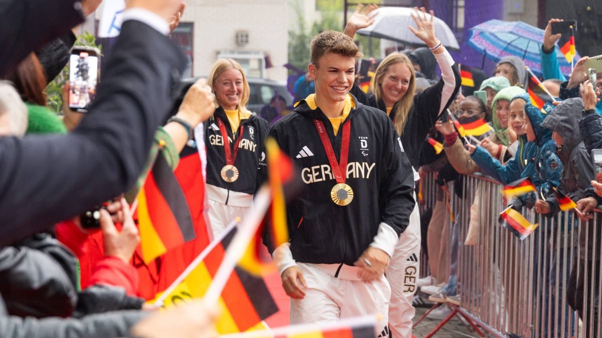 Taliso Engel im Interview: "Schwimmbäder sind definitiv ...