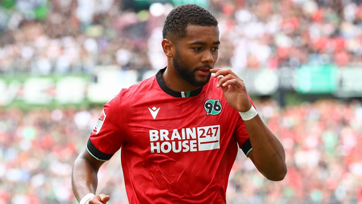 Bundespolizei ermittelt gegen Brooklyn Ezeh von Hannover 96 - kicker