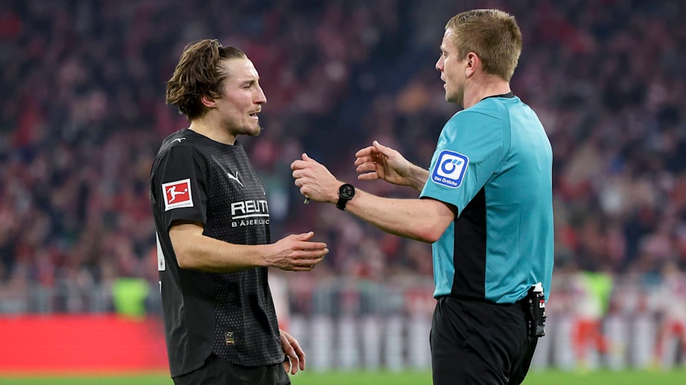 Rot zu hart? Referee Schröder erklärt Platzverweis für Reitz - kicker