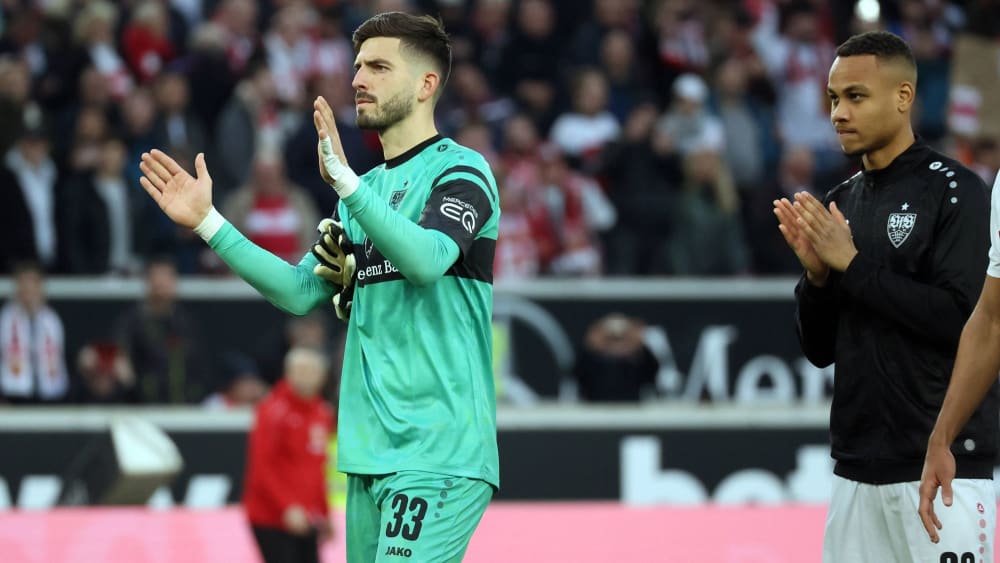 VfB-Keeper Fabian Bredlow erfuhr im kicker vom Startelfplatz - kicker