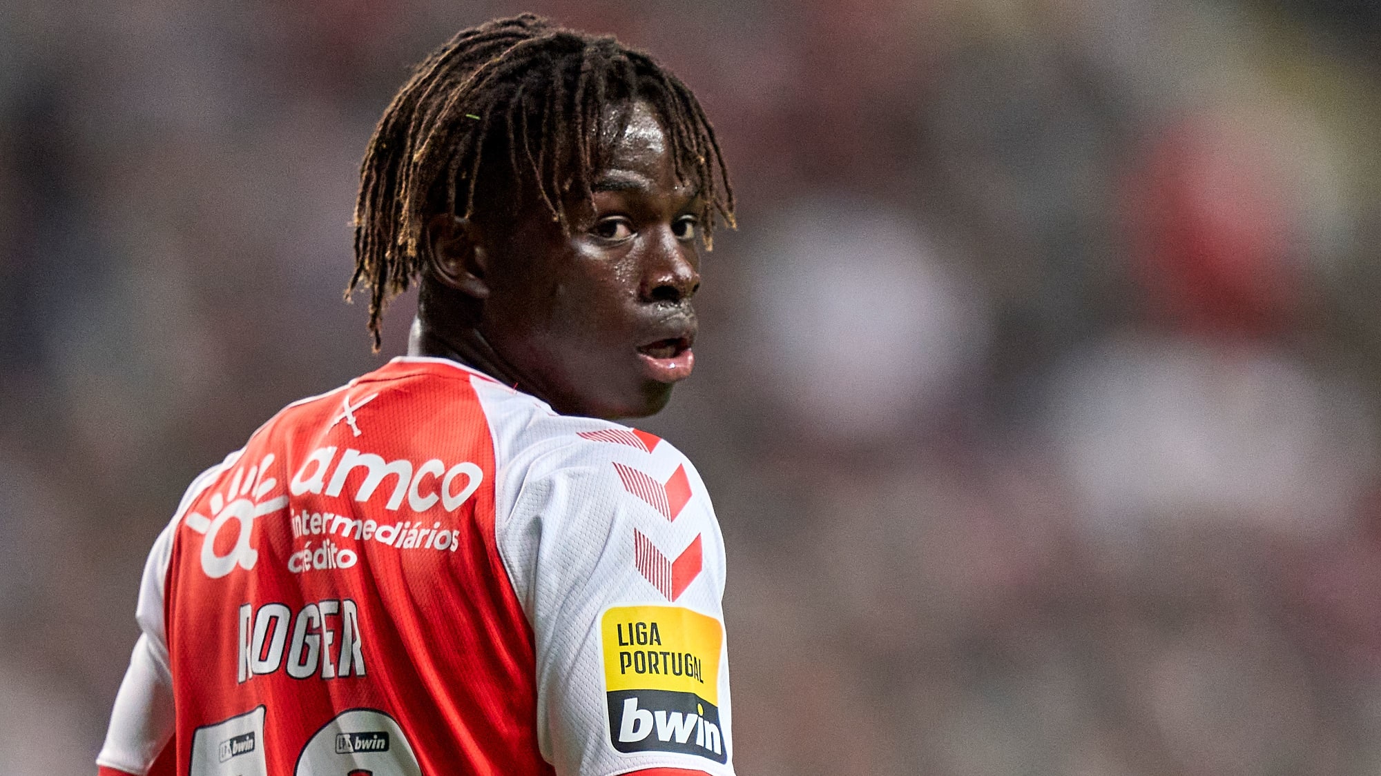 Die jüngsten und ältesten Fußballspieler der Top-Wettbewerbe - kicker