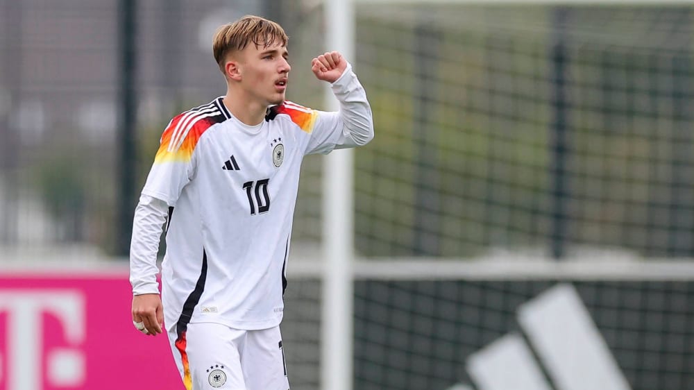 U 17 schlägt Spanien 3:2 und hat EM-Ticket vor Augen - kicker