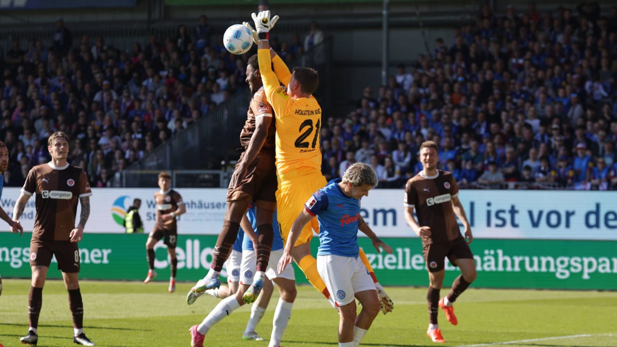 Holstein Kiel: "Am Ende machen zwei Kack-Tore den Unterschied" - kicker