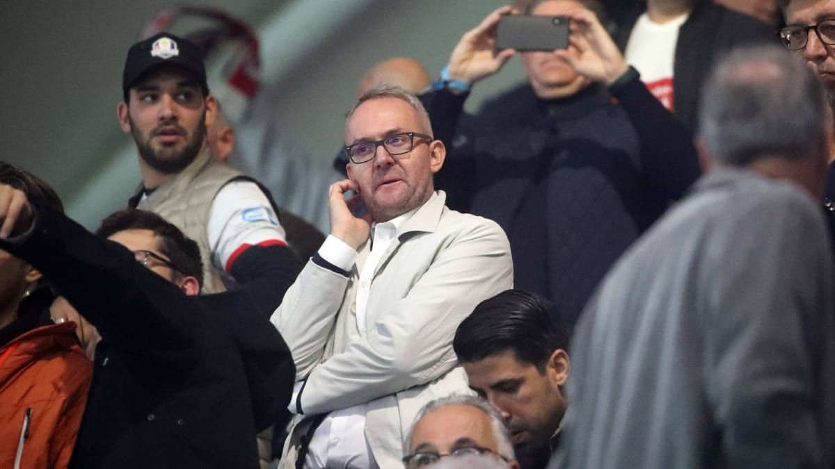 VfB Stuttgart| Wehrle: "Mit keinem Sportdirektor gesprochen" - kicker