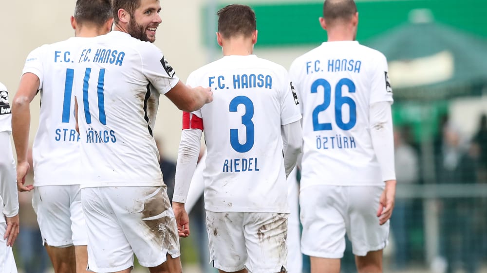 Zurück an Bord: Hansa-Kapitän Julian Riedel erhöht Jens Härtels ...