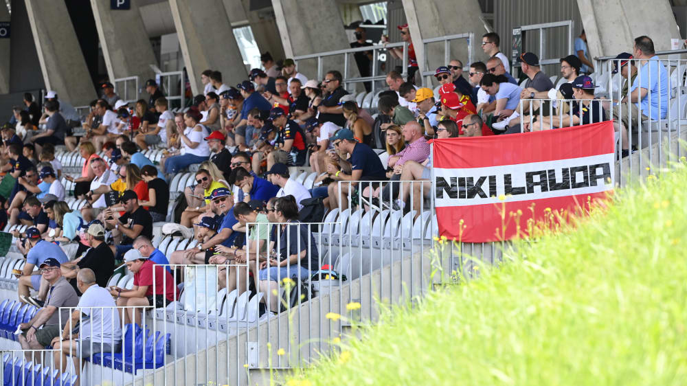 Formel 1: Mehr als 100.000 Fans in Spielberg - Hamilton sorgt sich - kicker