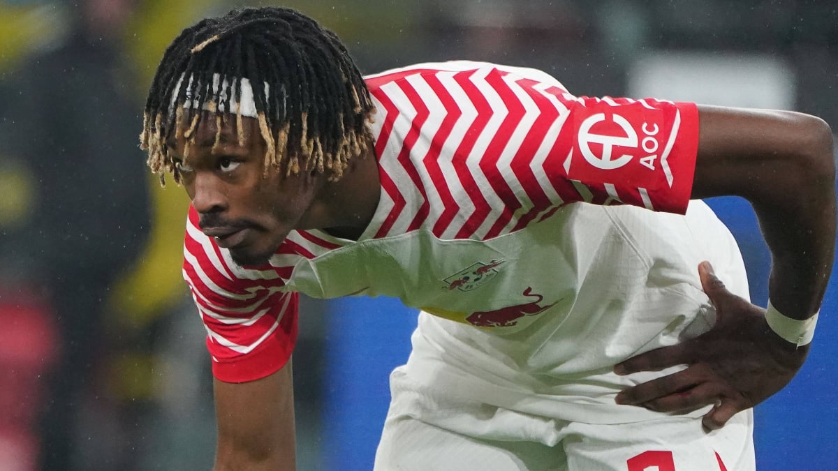 Simakan über Upamecano und Konaté: "Beide sind meine Vorbilder" - kicker