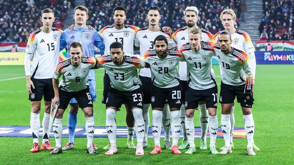 Vor Spiel in Dortmund: Schweigeminute für verstorbene Fitschen - kicker