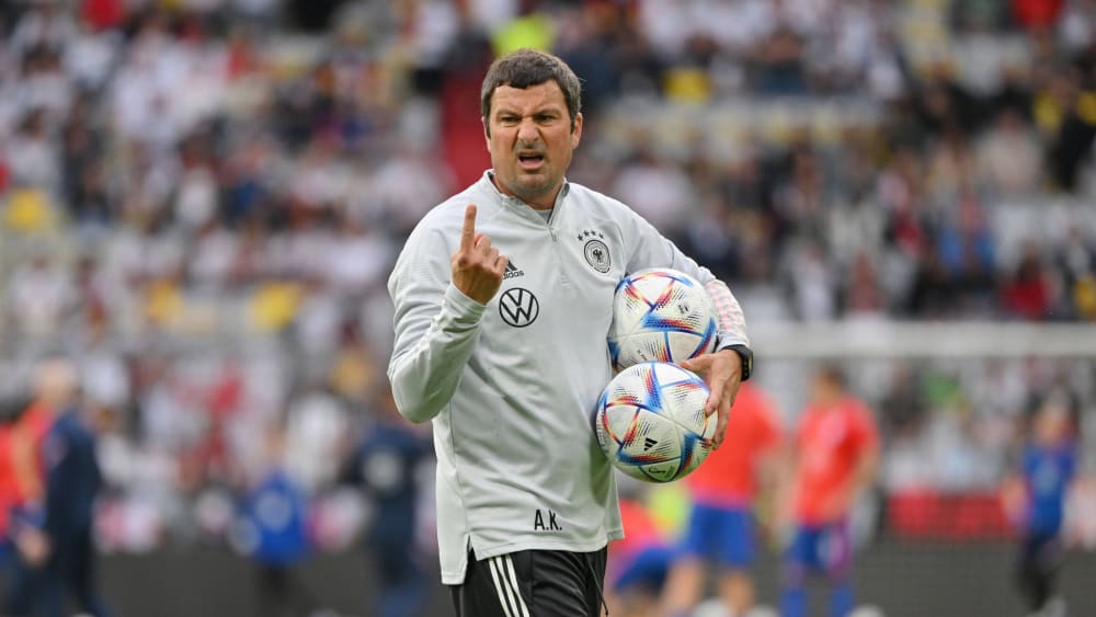 DFB-Torwarttrainer Kronenberg: "Respekt vor Umstellung" - kicker