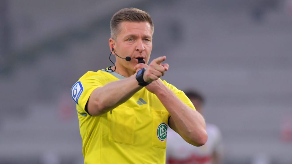 Diese 24 Schiedsrichter pfeifen 2023/24 in der Bundesliga - kicker