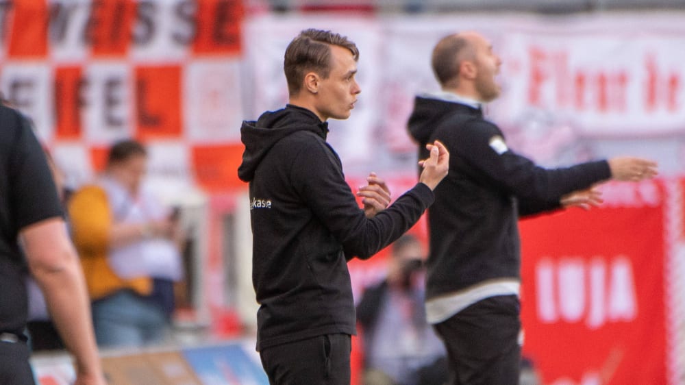 Debüt an HFC-Seitenlinie: Bergmann jüngster Drittligatrainer - kicker