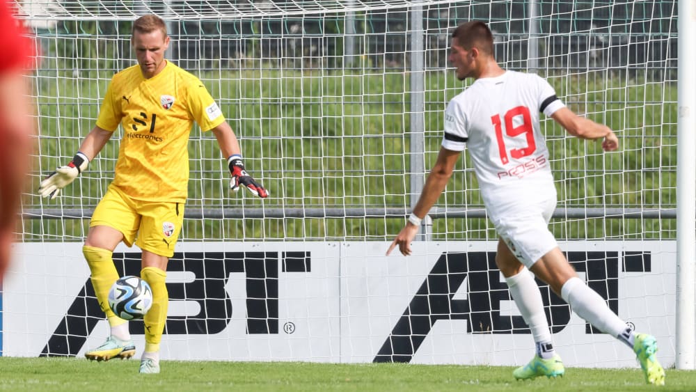 Die Rückpassregel im Fußball - kicker