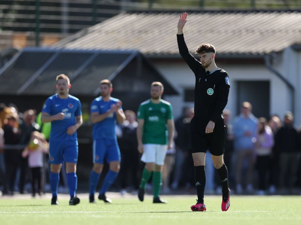 Stach, Petersen und der Respekt vor allen Schiedsrichtern - kicker