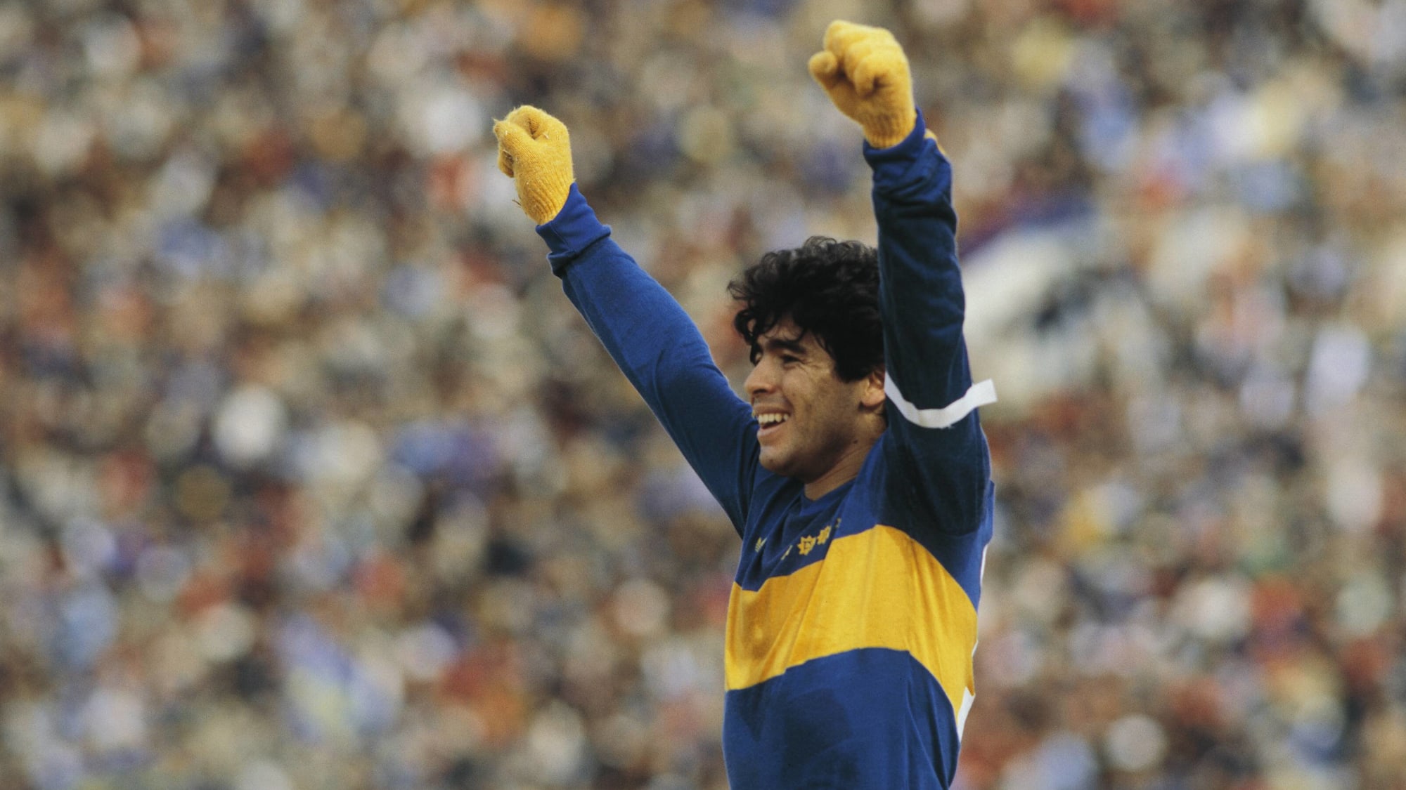 "Göttlich" mit Hand und Fuß: Die Karriere von Diego Maradona - Int ...