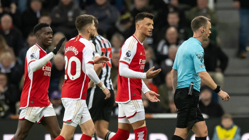 Nach Arsenal-Stellungnahme: Howard Webb verteidigt VAR-Check - kicker