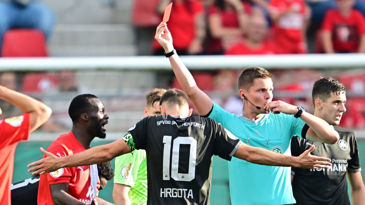 Hallescher FC: Berko für zwei Pokalspiele gesperrt - kicker