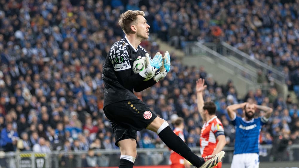 Batz überzeugt beim späten Debüt im Tor von Mainz 05 - kicker