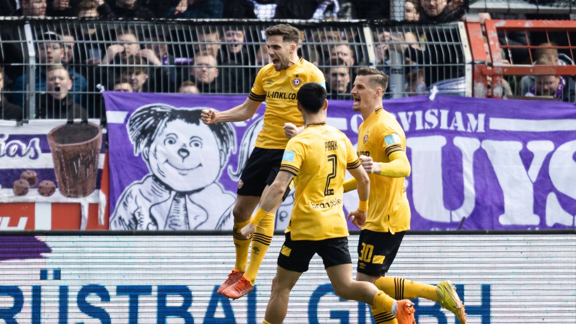 Bunter Mix und vier Löwen: Die kicker-Elf des 30. Spieltags - kicker