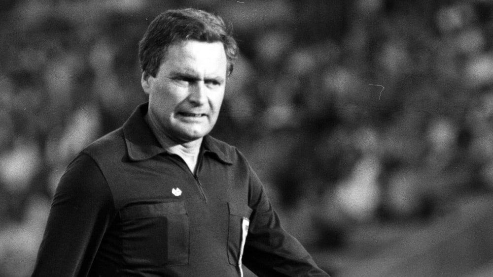 Erster "Schiedsrichter des Jahres" verstorben: DFB trauert um Aldinger ...