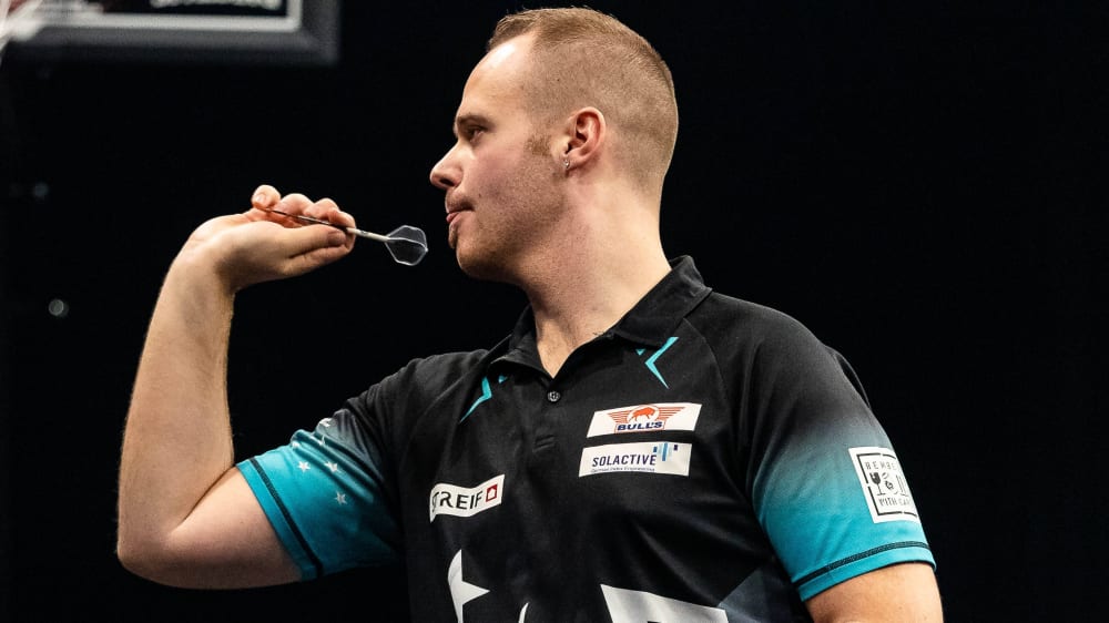 Max Hopp und Fallon Sherrock verpassen Darts-Tourcard - kicker