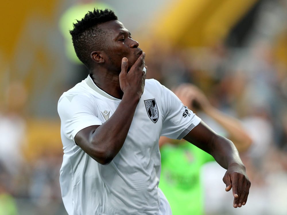 Steil nach vorne, steil nach oben: Die Geschichte von Edmond Tapsoba ...