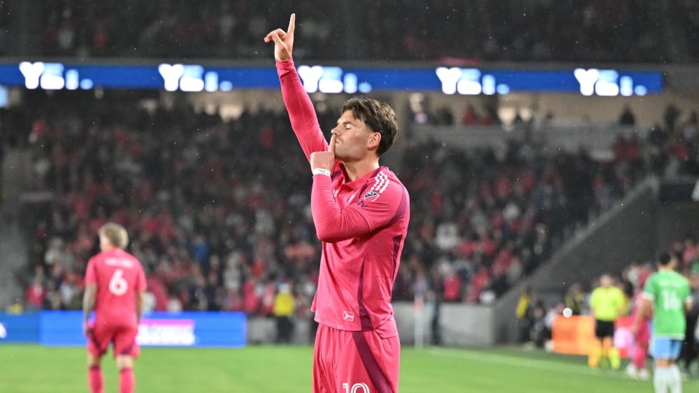 Löwens Zauber-Freistoß bringt St. Louis den Sieg - kicker