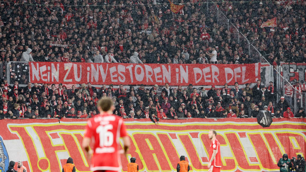 Streit um Investoren-Einstieg: DFL will mit Fans sprechen - kicker Streit um Investoren-Einstieg: DFL will mit Fans sprechen - kicker