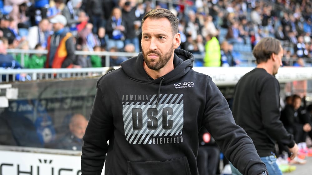 "Den Stiefel durchprügeln": 3300 Arminia-Fans nach Duisburg - kicker