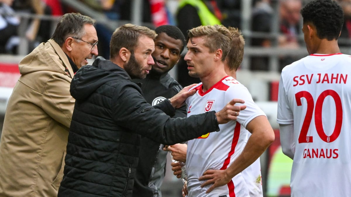 Der Jahn lebt: Interimstrainer Patz richtet die Regensburger auf - kicker