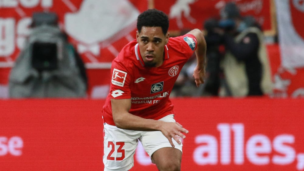 Mwene / Phillipp Mwene als "Spieler der Saison" geehrt » 1.FCK Fanclub ...