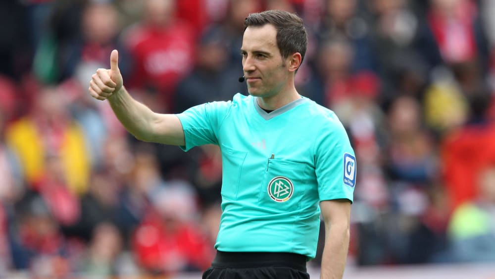 Diese 24 Schiedsrichter pfeifen 2023/24 in der Bundesliga - kicker