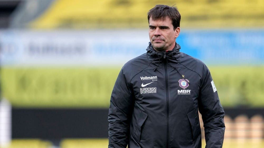 "Richtig gut von der Mannschaft": Aues Emmerich lobt - und mahnt - kicker