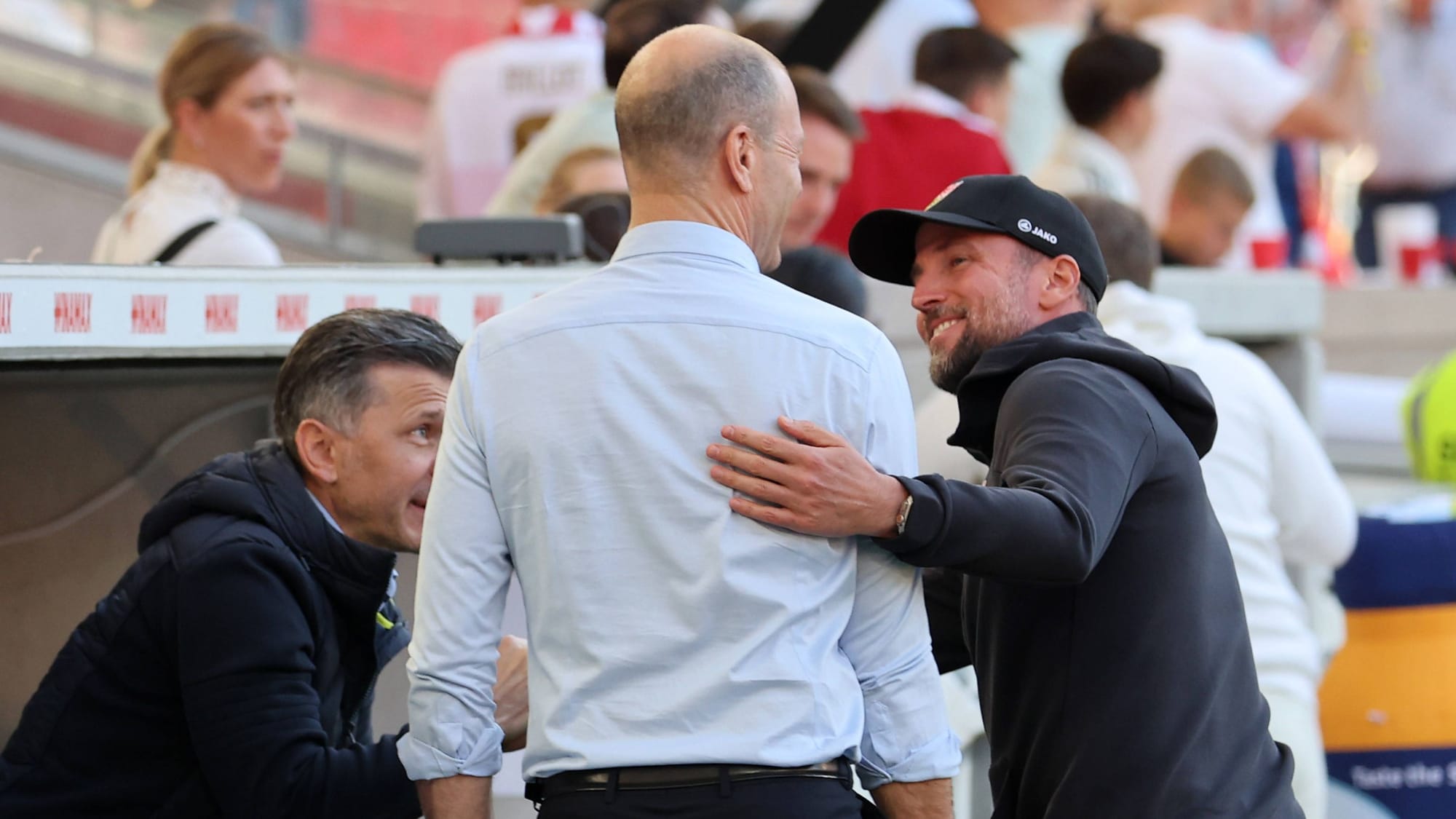 Bilder | VfB Stuttgart - FC Augsburg 4:0 | 33. Spieltag | Bundesliga ...