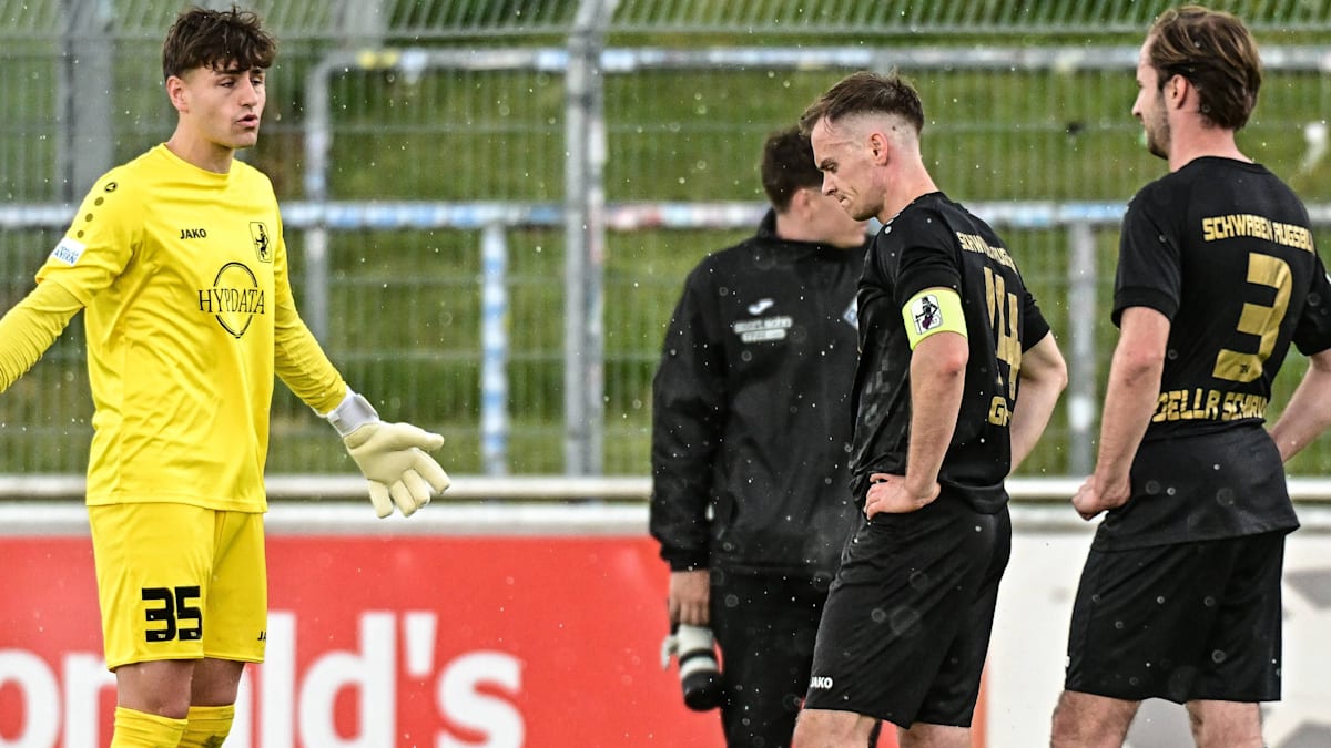 Schwaben Augsburg muss in die Relegation - kicker