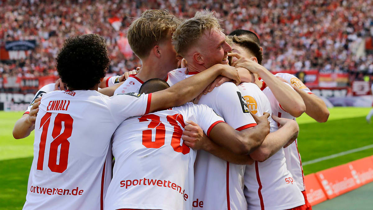 Ausgleich in der Nachspielzeit: RWE sichert sich einen Punkt - kicker