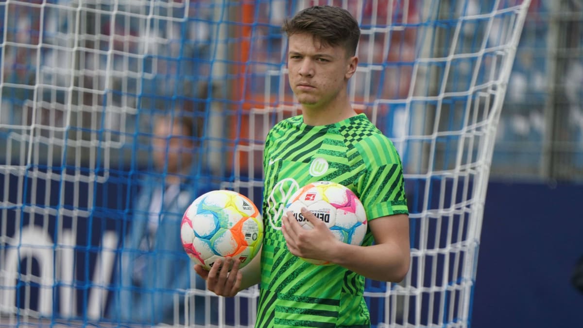 VfL Wolfsburg: Wann feiert Dzenan Pejcinovic sein Debüt? - kicker