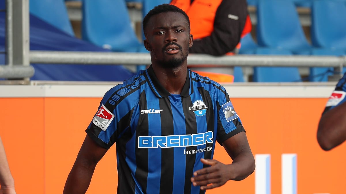 Test gegen Hannover 96: Conteh schießt Paderborn zum Sieg - kicker