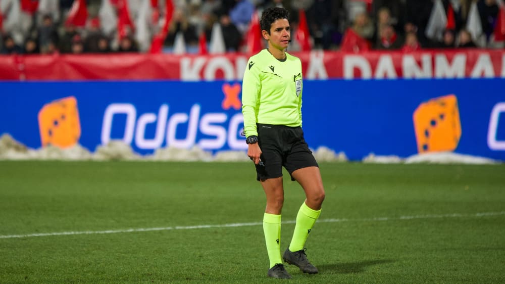 Weiße Karte im Fußball: Bedeutung und Erklärung - kicker