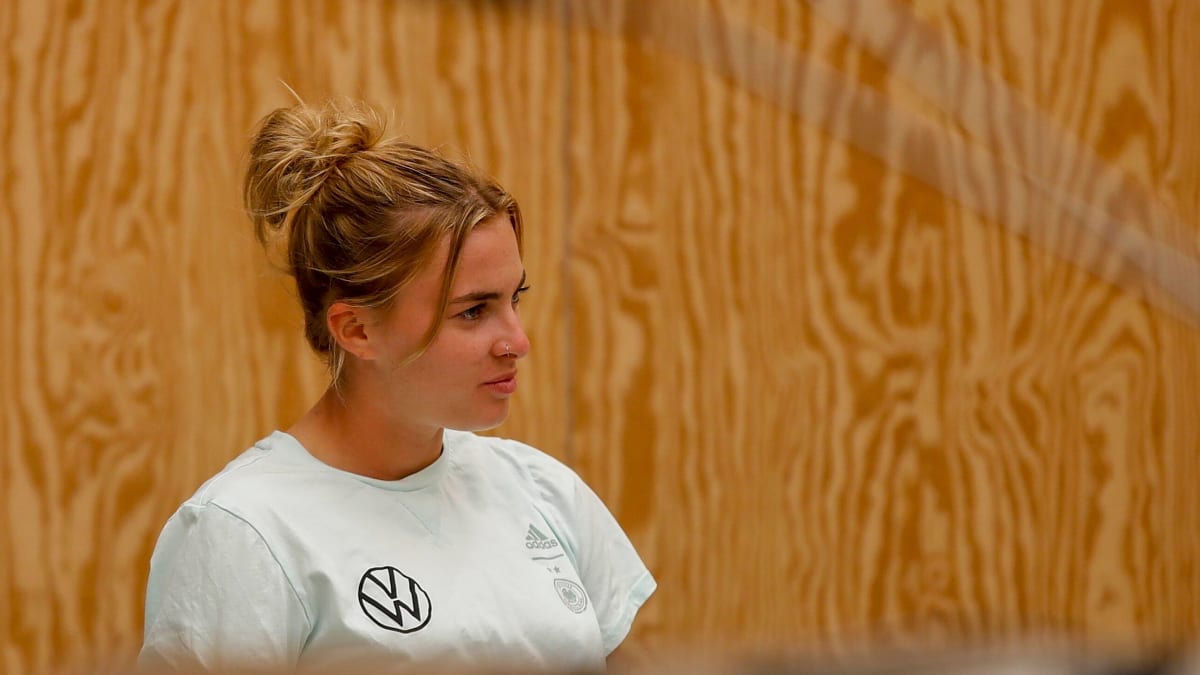 Laura Freigang: "Möglichkeit, unsere Position zu stärken" - kicker