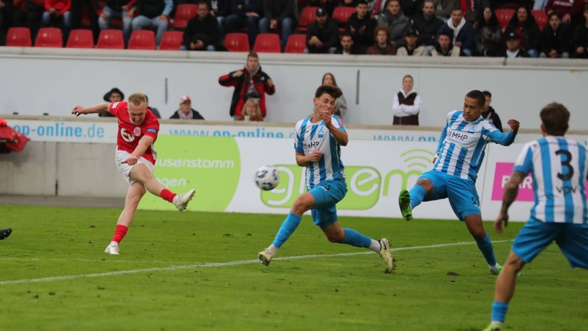 Berlinski wuchtig: Kickers Offenbach gewinnt das Topspiel - kicker