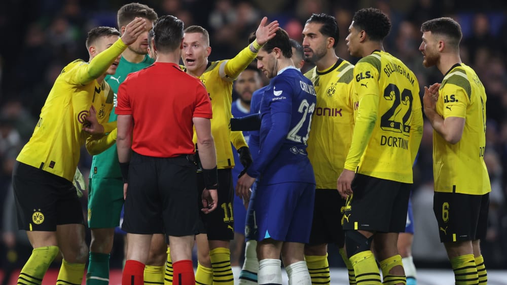 Kommentar: Der VAR raubt in dieser Form dem Fußball die Faszination ...