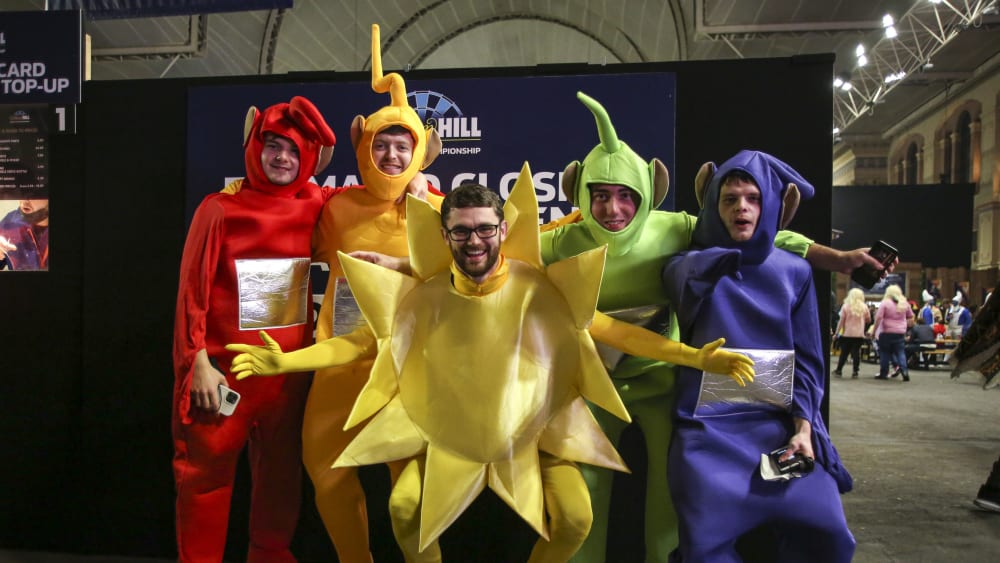 Fußballer, Kostüme und Party: Eindrücke aus dem Ally Pally - kicker