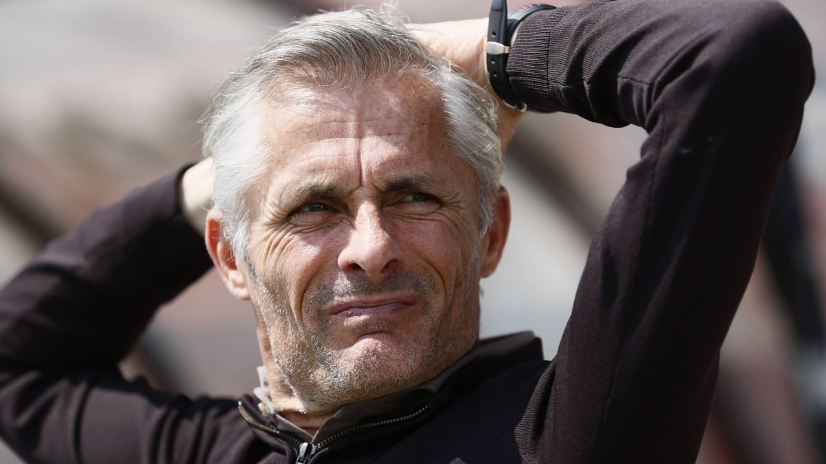 Vertrag bis 2026: Schalke verpflichtet Trainer van Wonderen - kicker