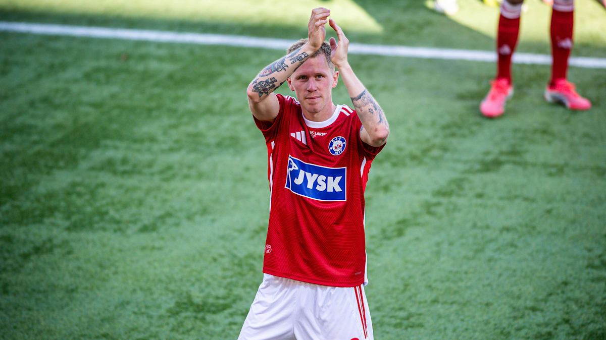 Erster Sommertransfer: Torjäger Adamsen unterschreibt bei Rapid - kicker