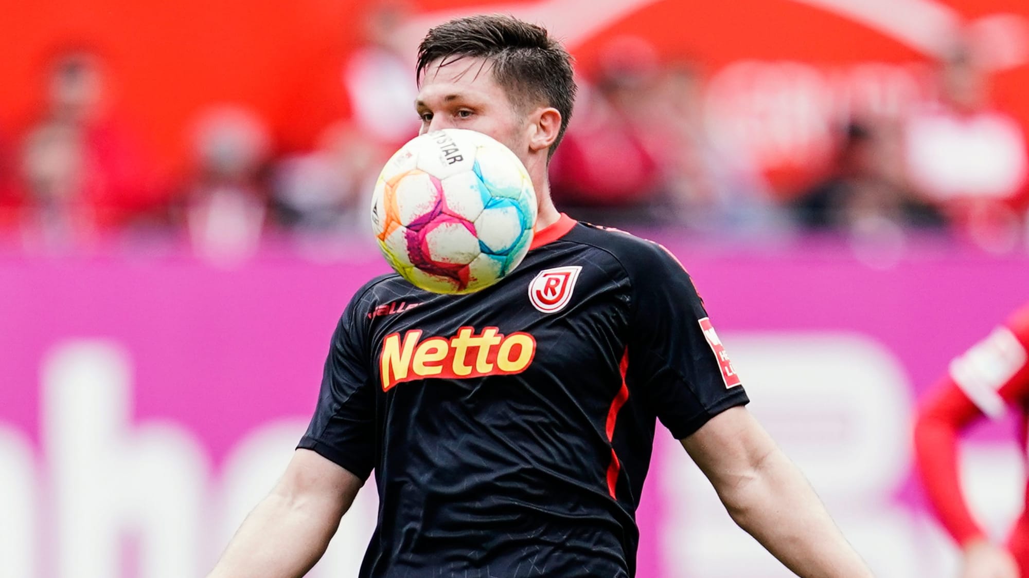 Jahn-Trio und eine glatte Eins: Die kicker-Elf des 12. Spieltags - kicker