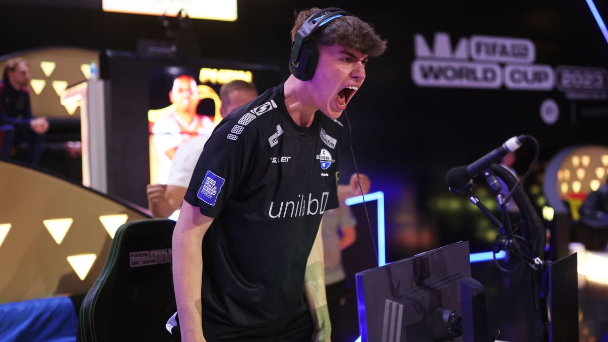 FeWC 2023: 'Jonny's Triumphzug ins Achtelfinale - kicker
