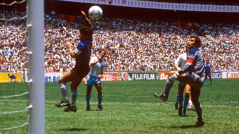 Heute vor 40 Jahren am 22. Juni 1986: Maradona trifft mit der "Hand ...